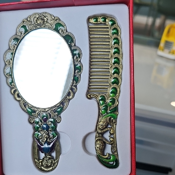 Accessories | Vintage Style Hand Mirror And Comb Set | Poshmark